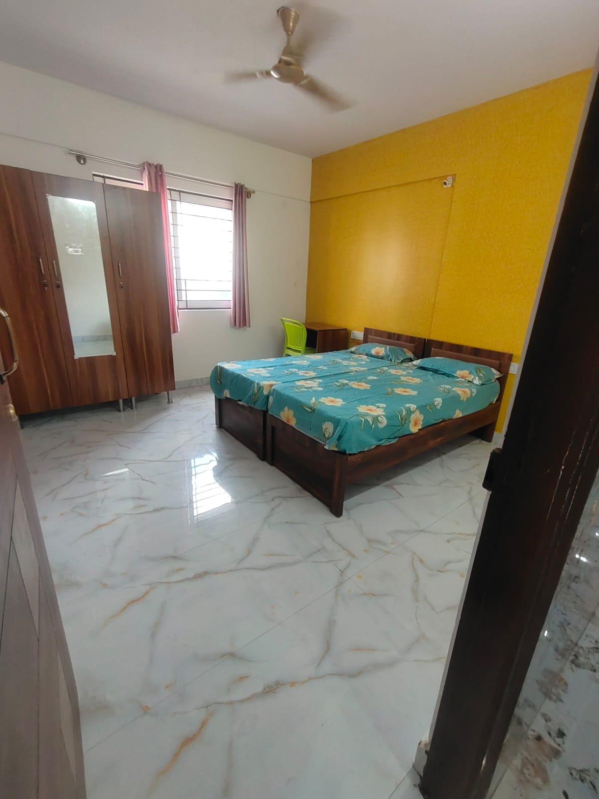 QUEEN'S PARADISE STUDIO ROOMS | LUXURY PG FOR LADIES